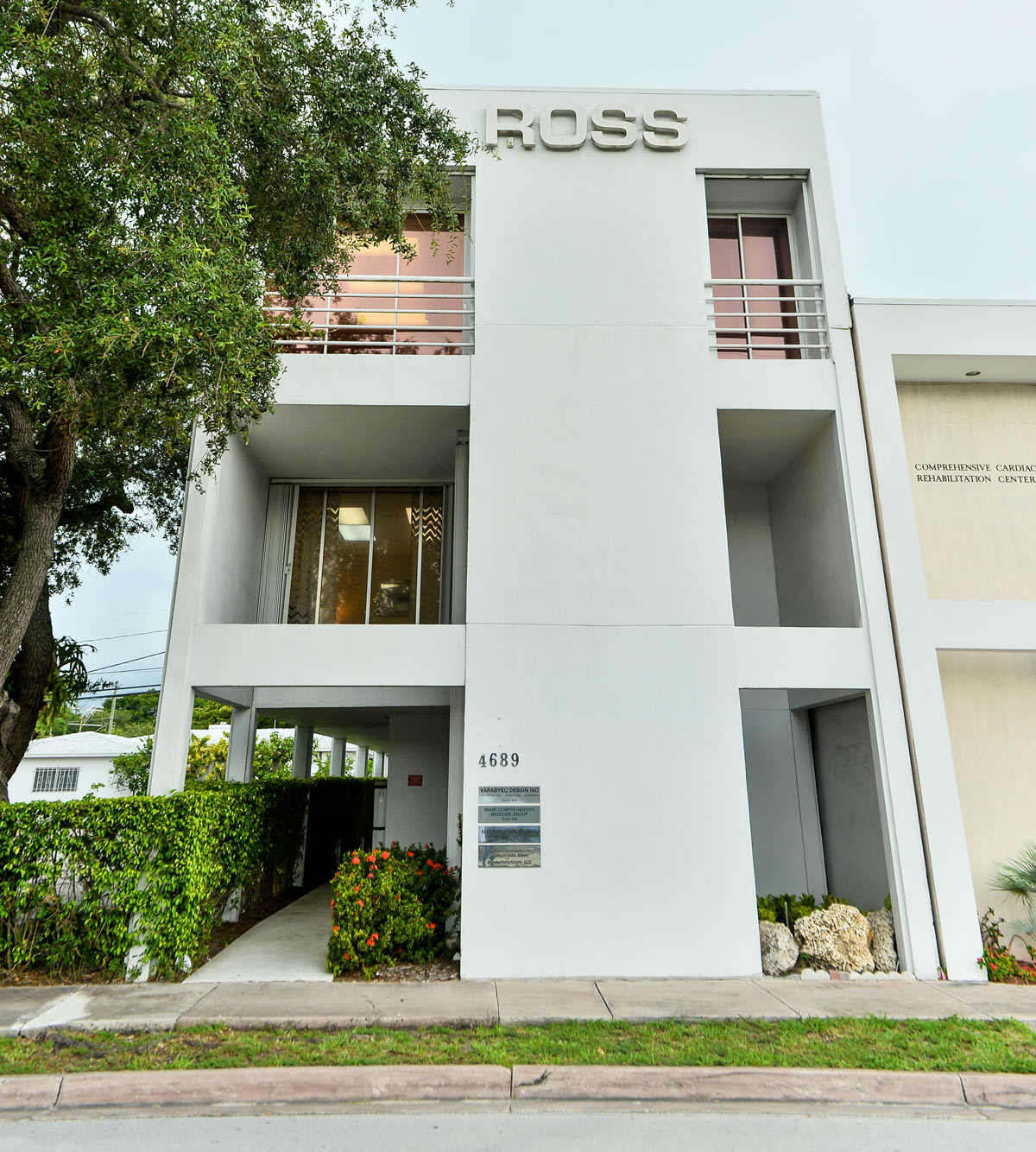 miamedicine-bldg-exterior - Miami Comprehensive Medicine Group